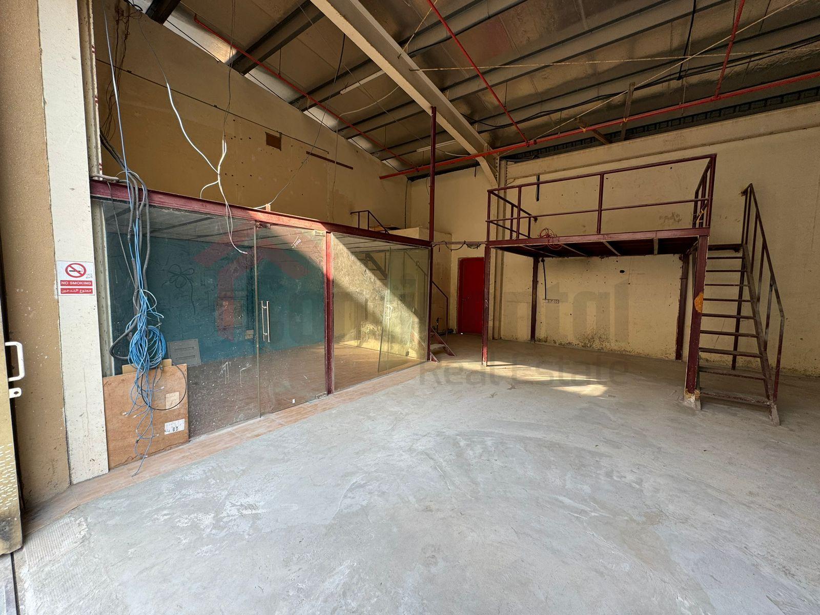 4000 Sq.Ft. Warehouse for Rent in Al Sajaa, Sharjah - 7612812