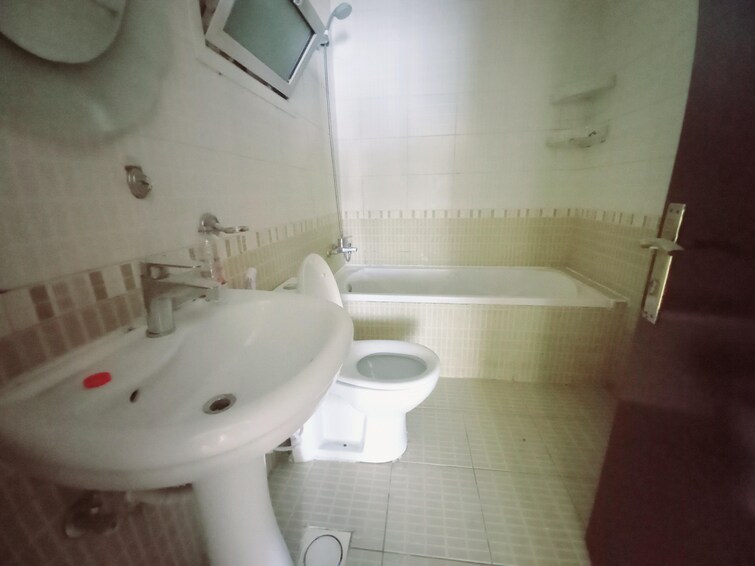 3 Bedroom 2400 Sq.Ft. Apartment for Rent in Al Nahda Complex Towers, Al ...