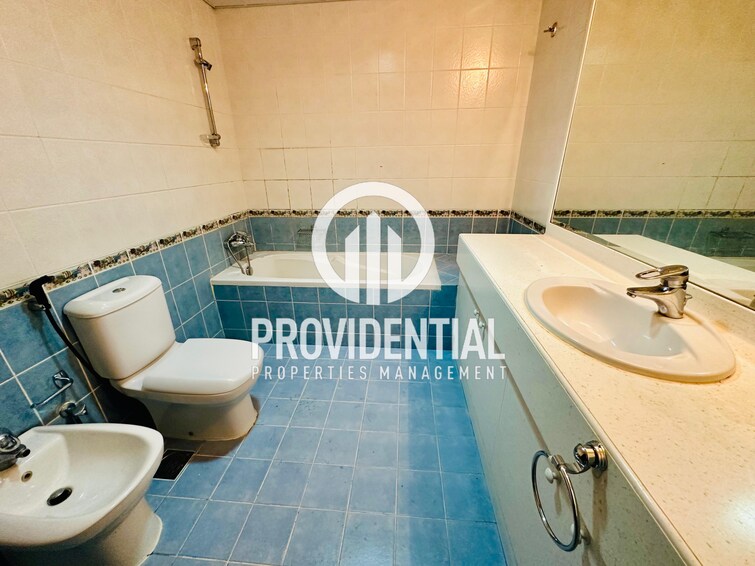 4 Bedroom 3100 Sq.Ft. Apartment for Rent in Emirates Tower, Hamdan ...